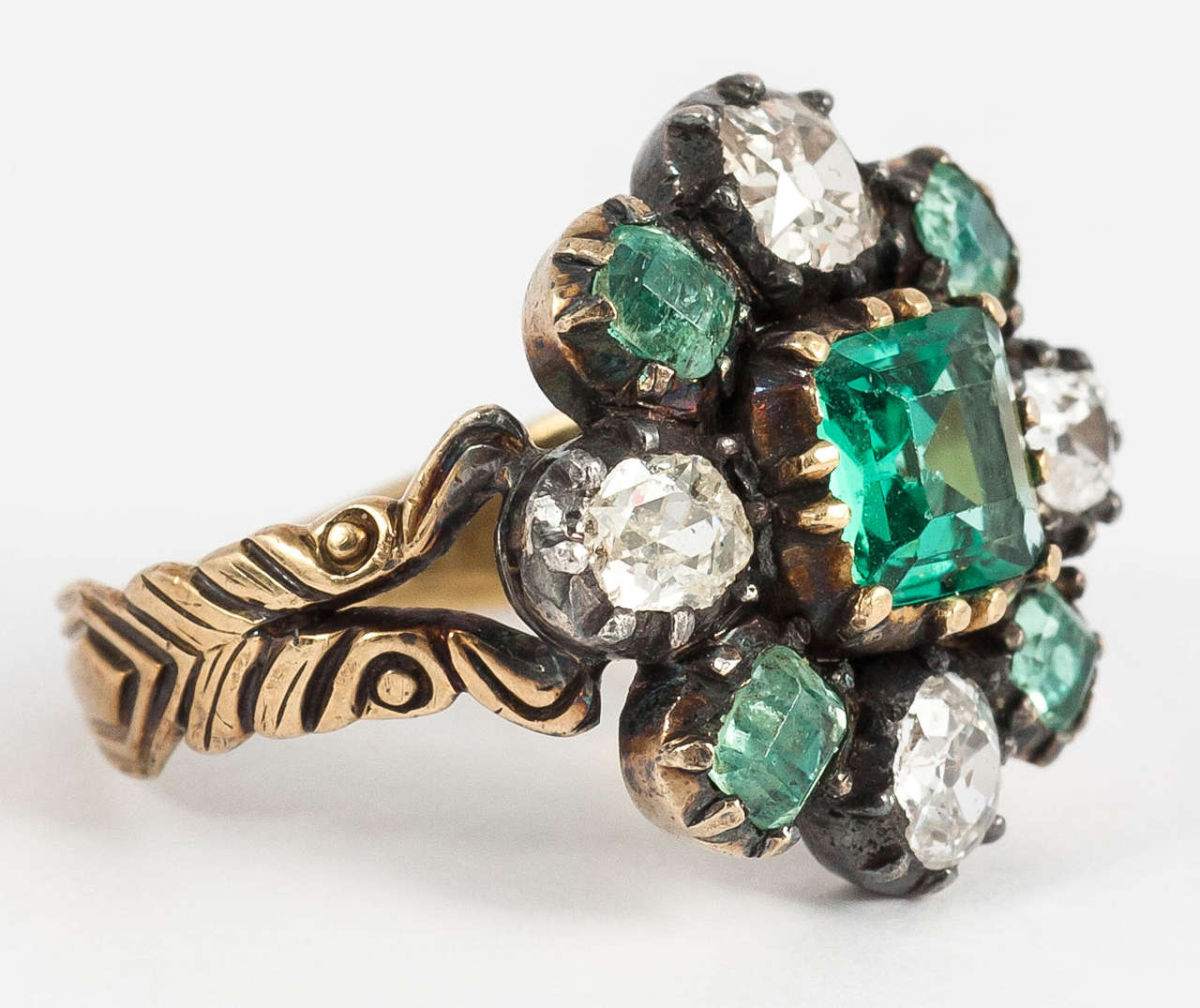 Antique Georgian Emerald Diamond gold ring For Sale at 1stDibs