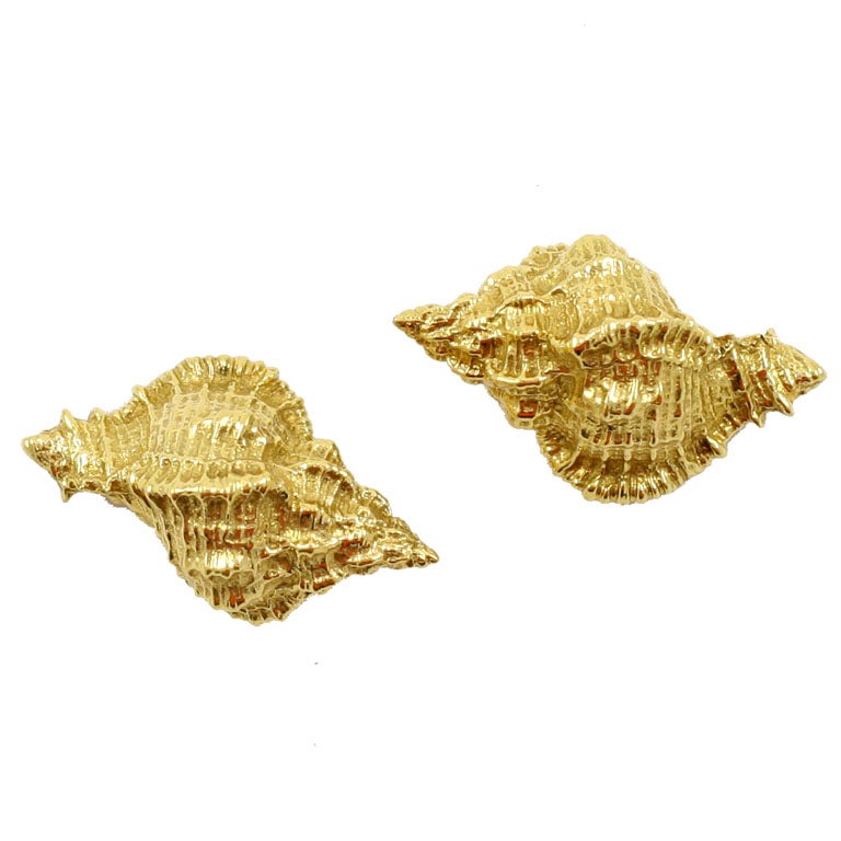 Tiffany and Co. 18K Gold Seashell Pins For Sale at 1stDibs