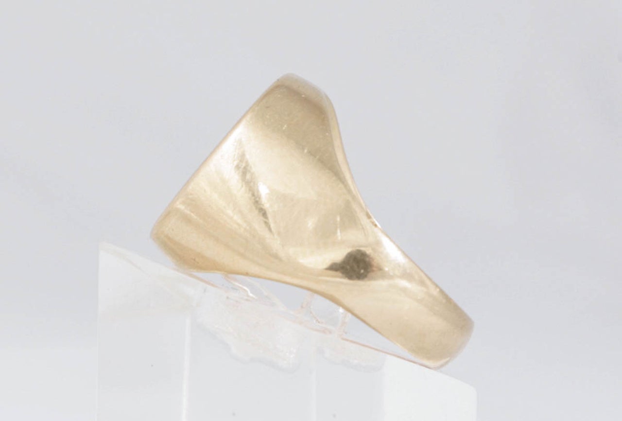 Armorial Signet Ring For Sale at 1stDibs