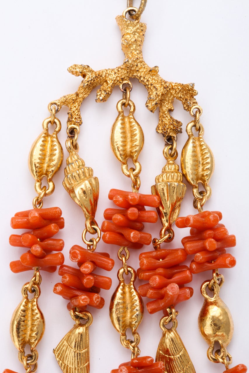 Coral and Shell Pendant Necklace For Sale at 1stDibs