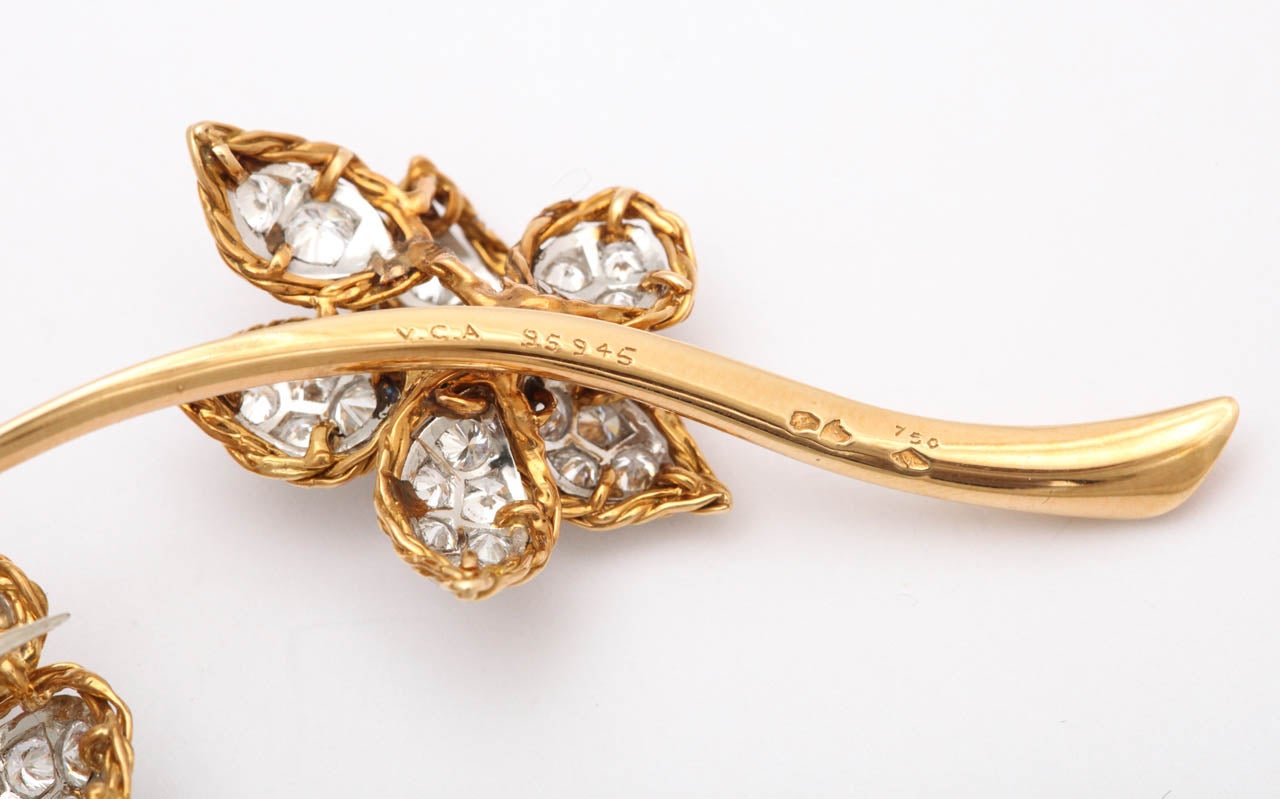 Van Cleef and Arpels VCA Diamond Gold Flower Pin Brooch at 1stDibs