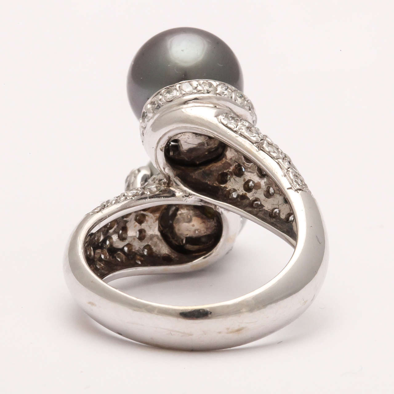 Cross Over Pearl Diamond Gold Ring For Sale at 1stDibs