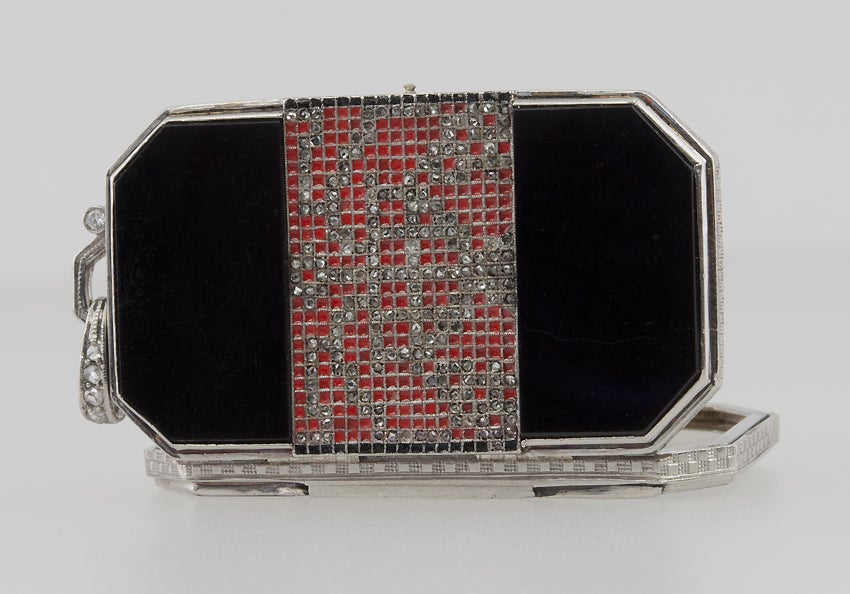 Art Deco Locket For Sale at 1stDibs