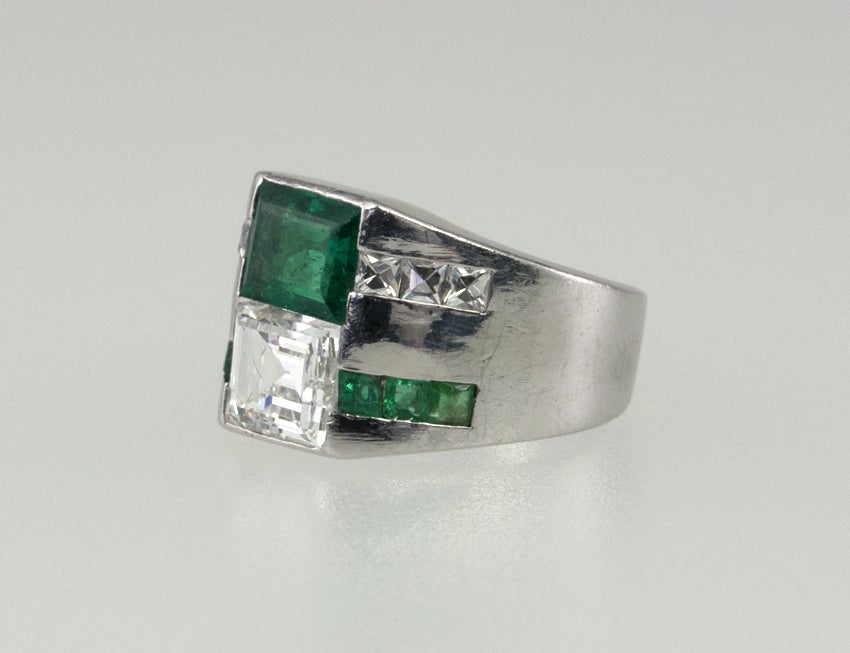 Double Stone Diamond and Emerald Ring For Sale at 1stDibs