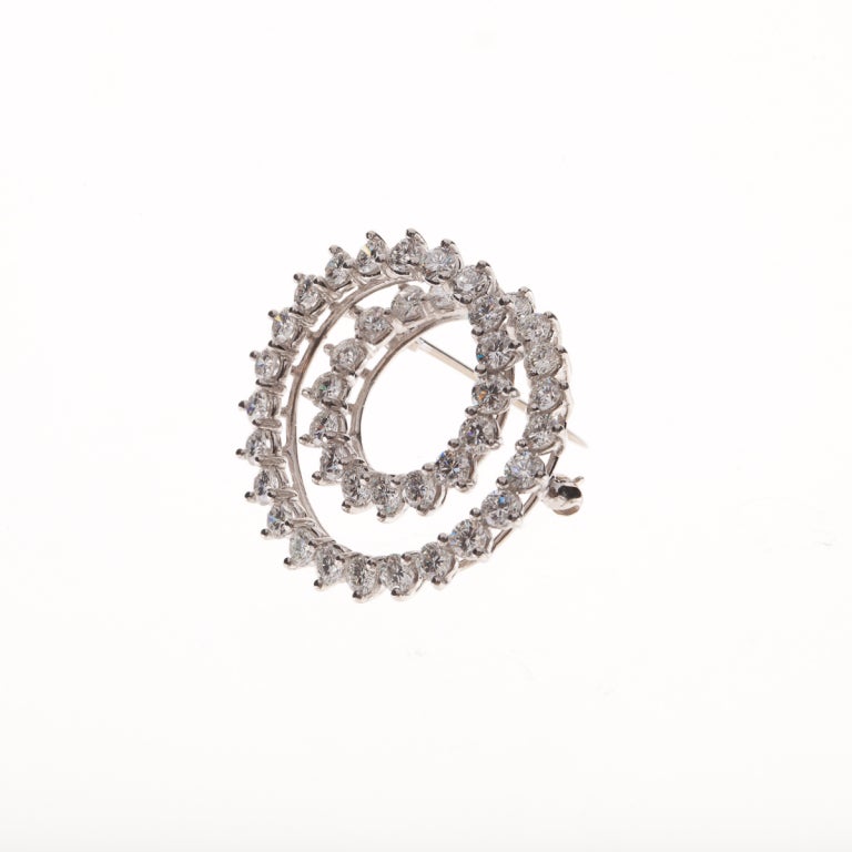 TIFFANY and CO. Circular Diamond Pin in Platinum For Sale at 1stDibs
