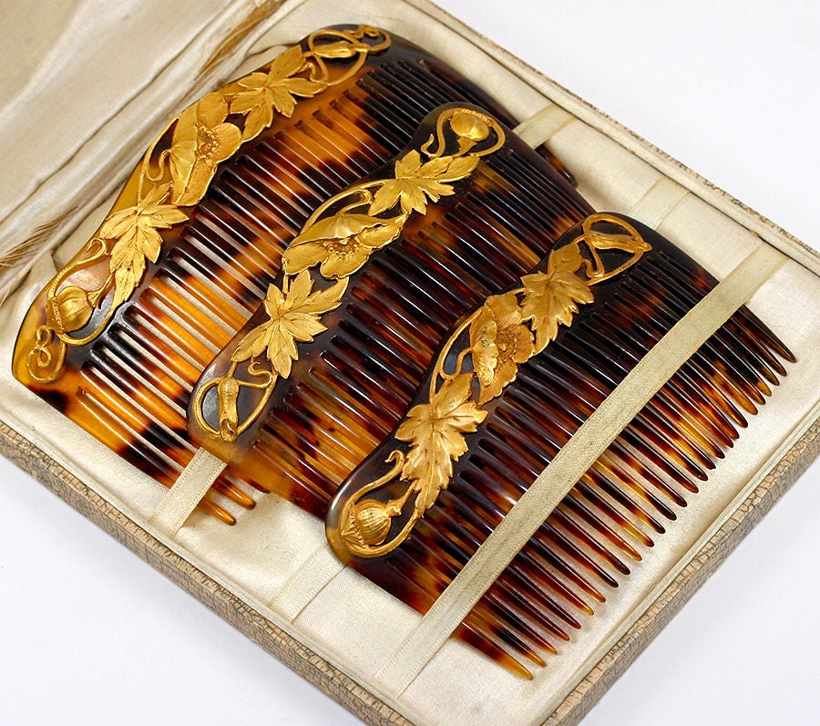 Antique 3 Tortoise Shell Hair Comb Set in Box, Gold Mounted For Sale at ...