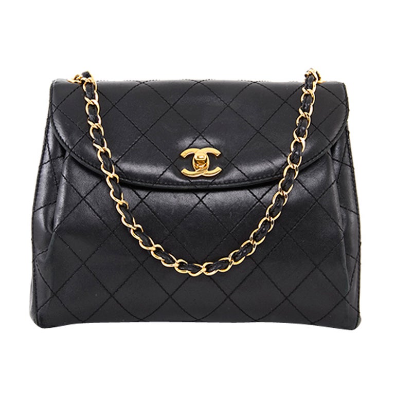 CHANEL Small Navy Blue Leather Diamond Stitched Purse Bag For Sale at ...