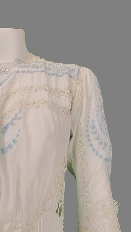 Edwardian blue and white embroidered batiste tea dress early 1900s For ...