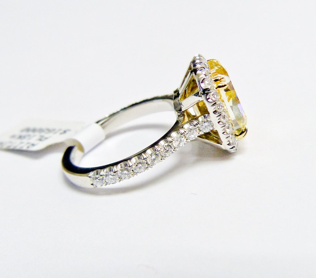 Stunning Fancy Yellow Diamond Platinum Ring For Sale at 1stDibs