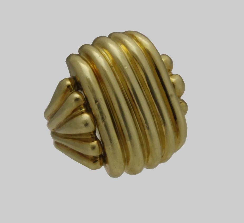 Chunky Gold Ribbed Ring For Sale at 1stDibs