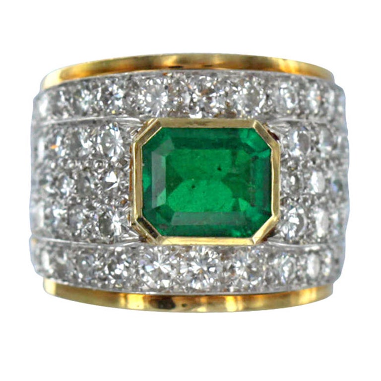 Stunning DAVID WEBB Emerald and Diamond Ring For Sale at 1stDibs
