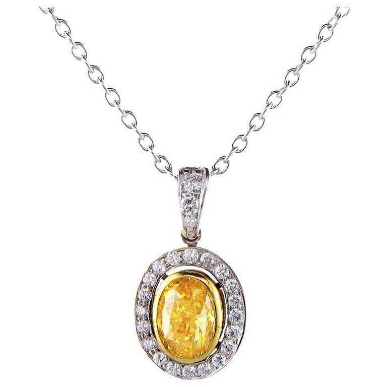 0.74 Carat Fancy Vivid Yellow VS1 Diamond Frame Pendant For Sale at 1stDibs