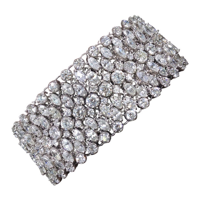 Beautiful Wide Diamond Mesh Setting Bracelet For Sale at 1stDibs