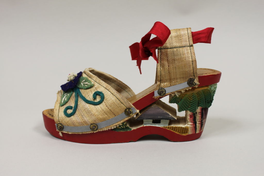 1940s Carved Wood and Raffia and Felt Souvenir Wedges at 1stDibs