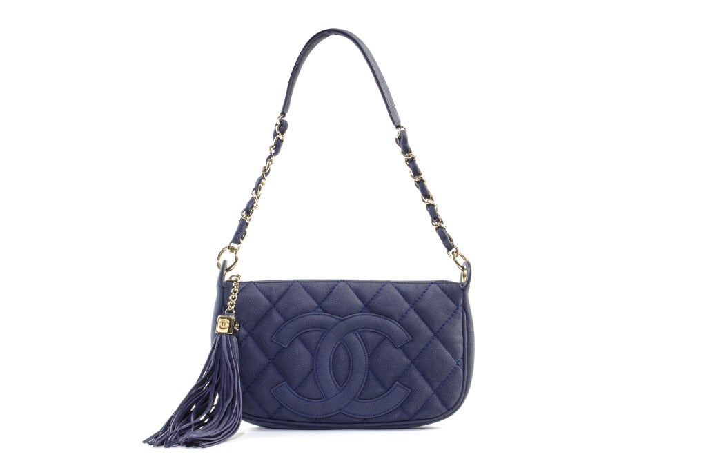 Chanel Navy Quilted Shoulder Bag For Sale at 1stDibs