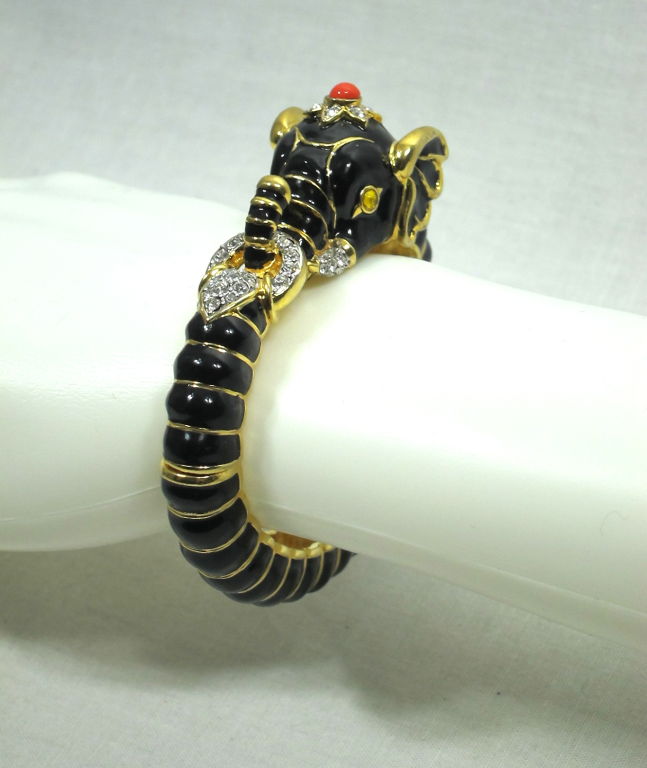 VINTAGE BLACK and GOLD BEJEWLED ELEPHANT CLAMP BRACELET For Sale at 1stDibs