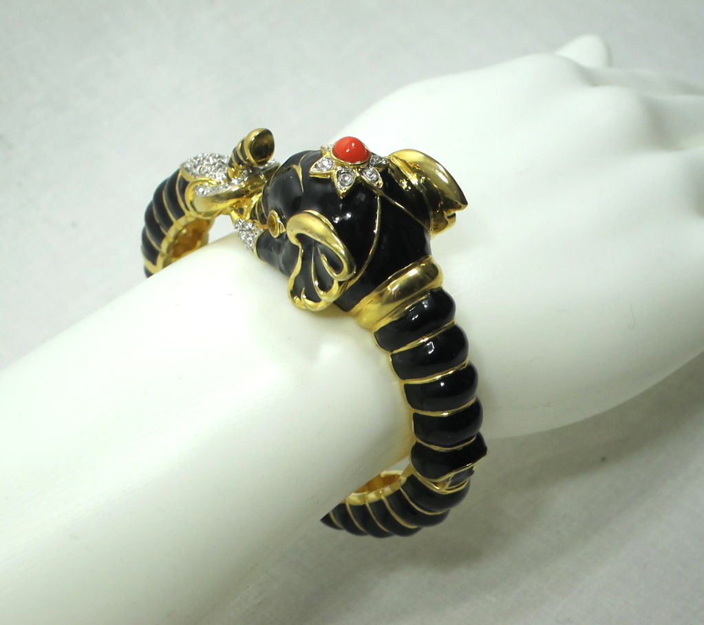 VINTAGE BLACK and GOLD BEJEWLED ELEPHANT CLAMP BRACELET For Sale at 1stDibs