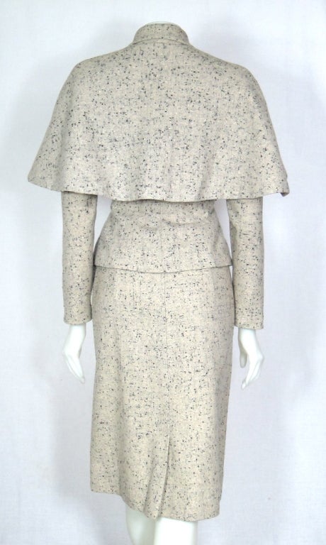 VINTAGE 1950s Tweed Capelet Skirt Suit For Sale at 1stDibs