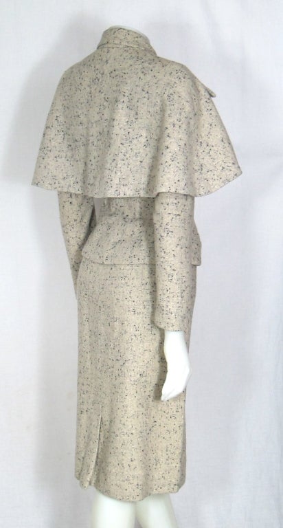 VINTAGE 1950s Tweed Capelet Skirt Suit For Sale at 1stDibs