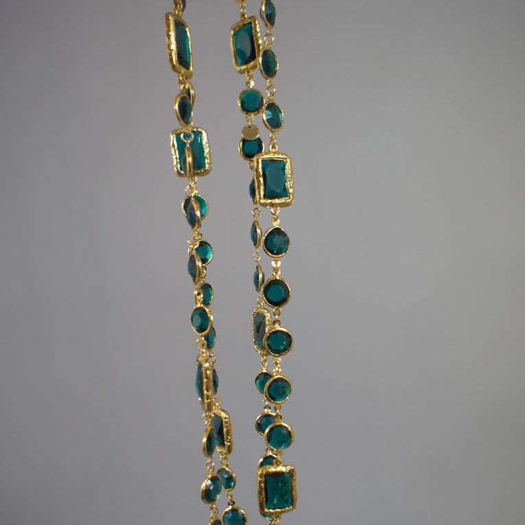 CHANEL 1981 Vintage Green Crystal Chicklet Sautoir Necklace at 1stDibs