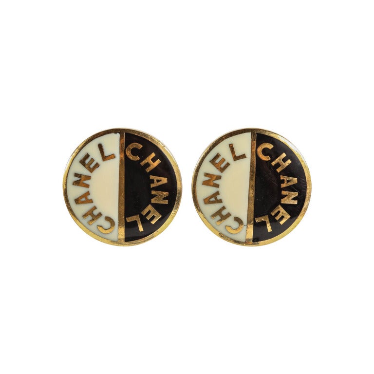 Pair of Chanel Black, Cream and Gold Cufflinks at 1stDibs