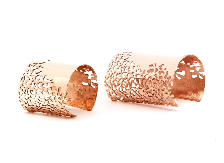 Lace Cufflink Bracelet in 18k gold For Sale at 1stDibs