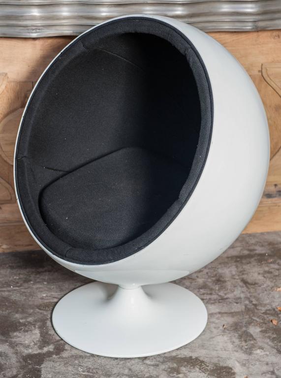 Vintage Fiberglass Ball Shaped Child's Chair at 1stDibs | ball shaped ...