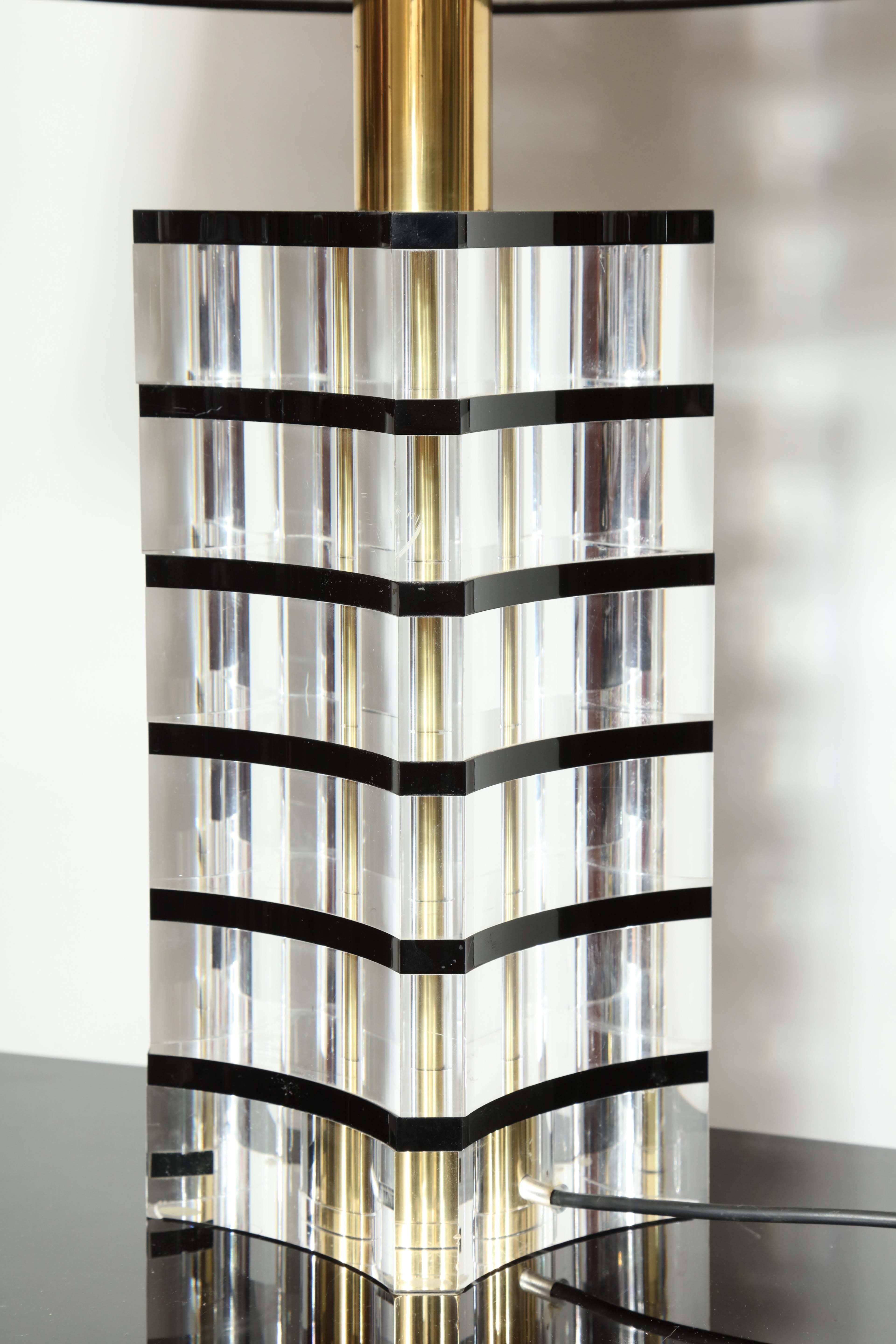 Elegant Mid-Century Italian Table Lamp at 1stDibs