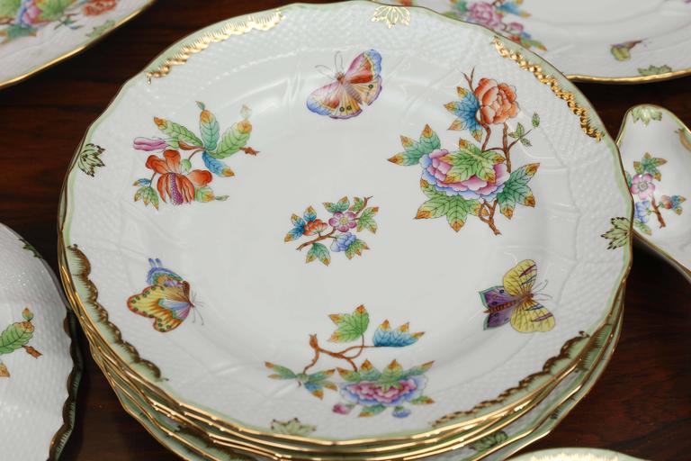 Hungarian 26 Pieces Queen Victoria Herend Dinnerware Set at 1stDibs ...
