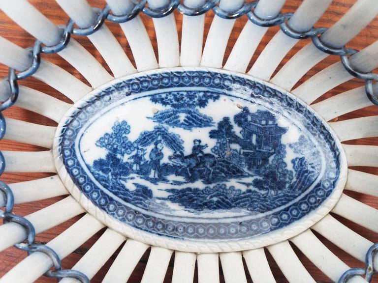 Pair of Blue and White Chestnut Baskets For Sale at 1stDibs