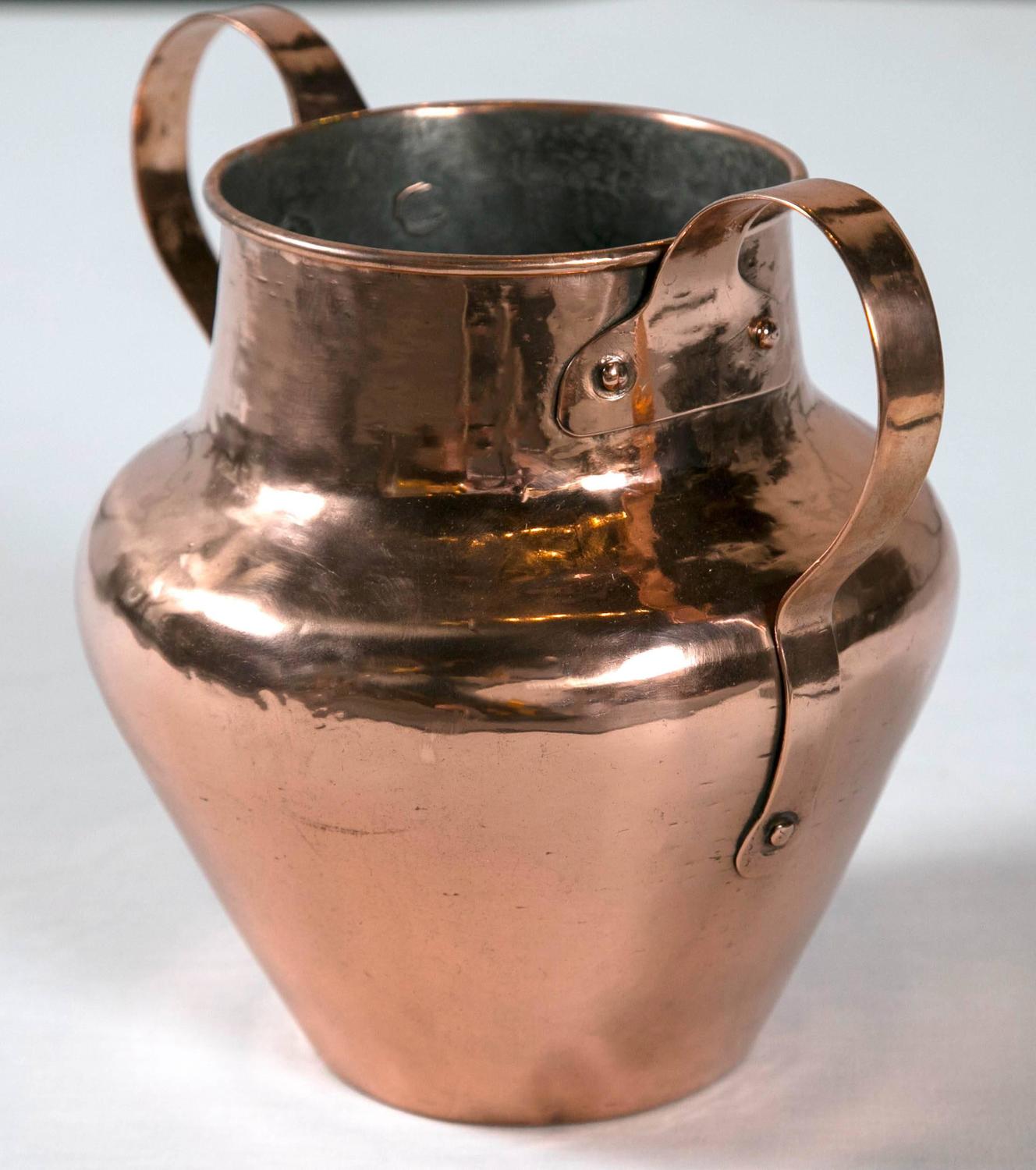 Antique Dovetailed Copper Urn, Late 19th Century For Sale at 1stdibs