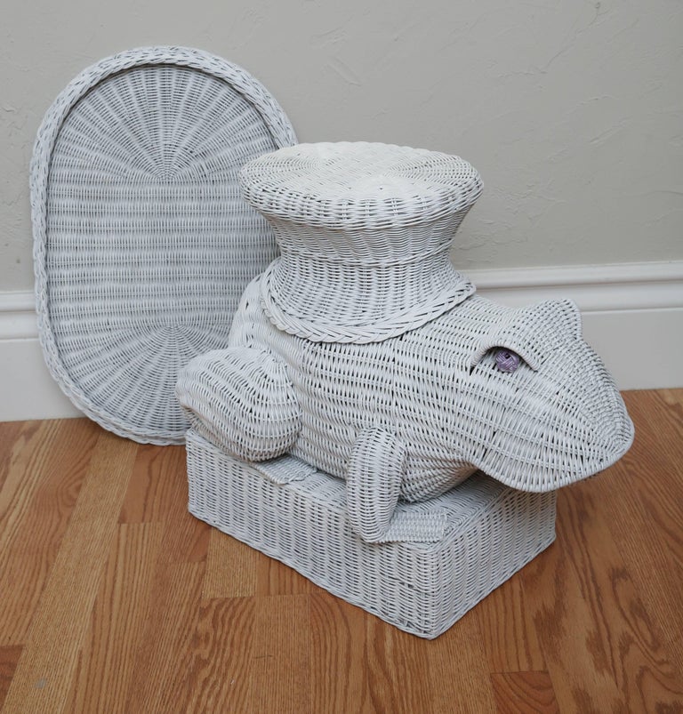 Vintage Wicker Frog Side Tray Table at 1stDibs