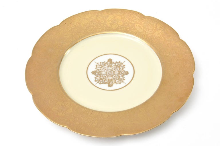 12 Elegant Presentation Plates, Antique with Center Medallion at 1stDibs