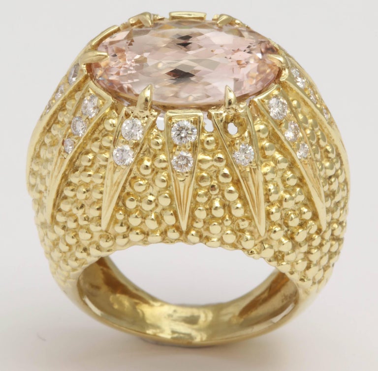 Morganite Oval Stone in Diamond Mounting For Sale at 1stDibs