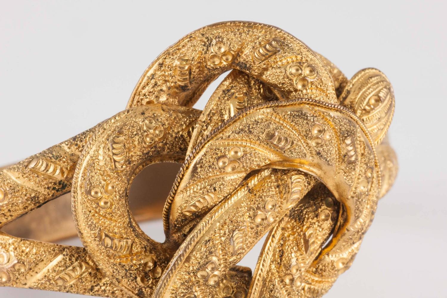 Early Victorian Pinchbeck knotted snake bracelet For Sale at 1stdibs