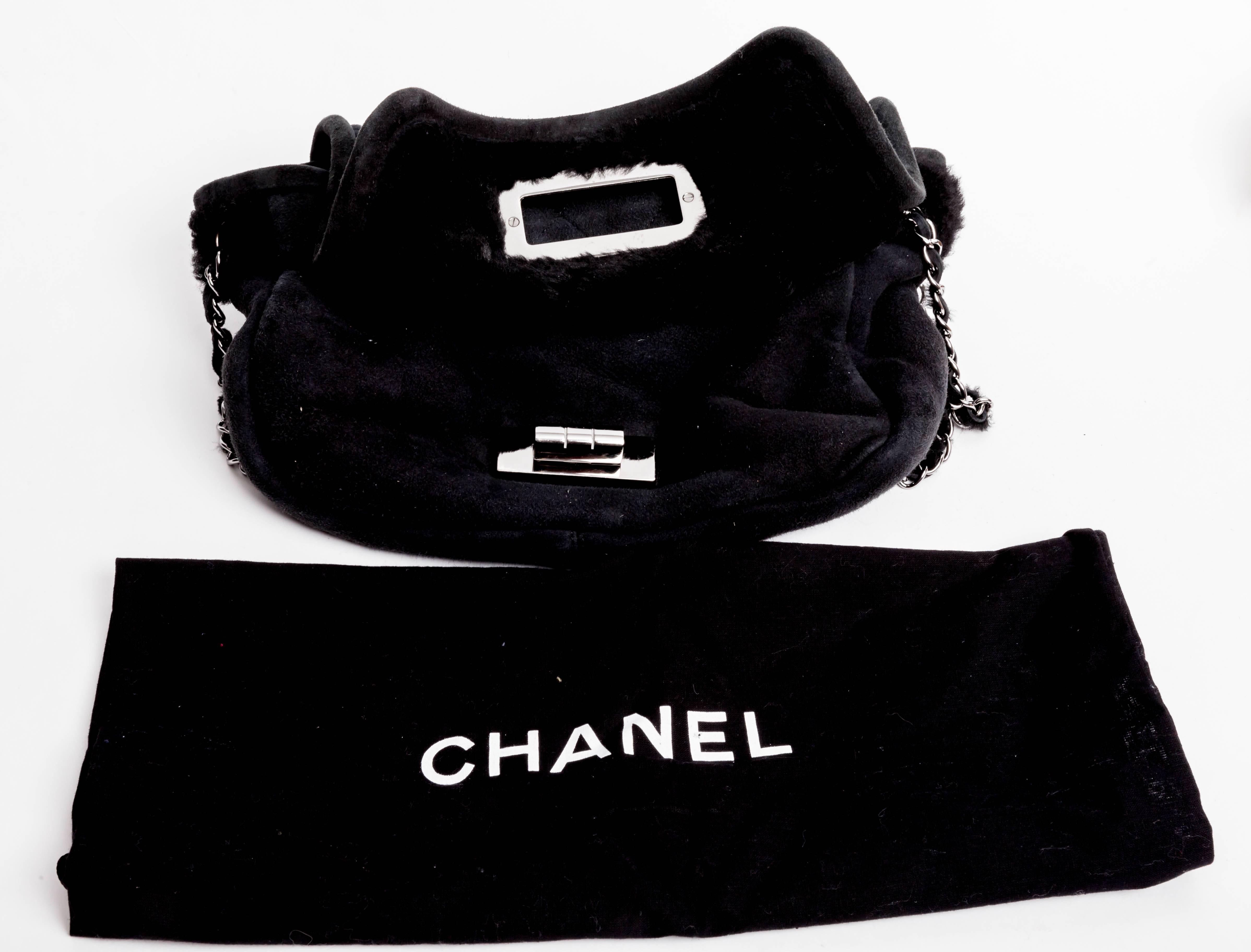 Chanel Black Shearling Shoulder Bag at 1stDibs | chanel shearling bag