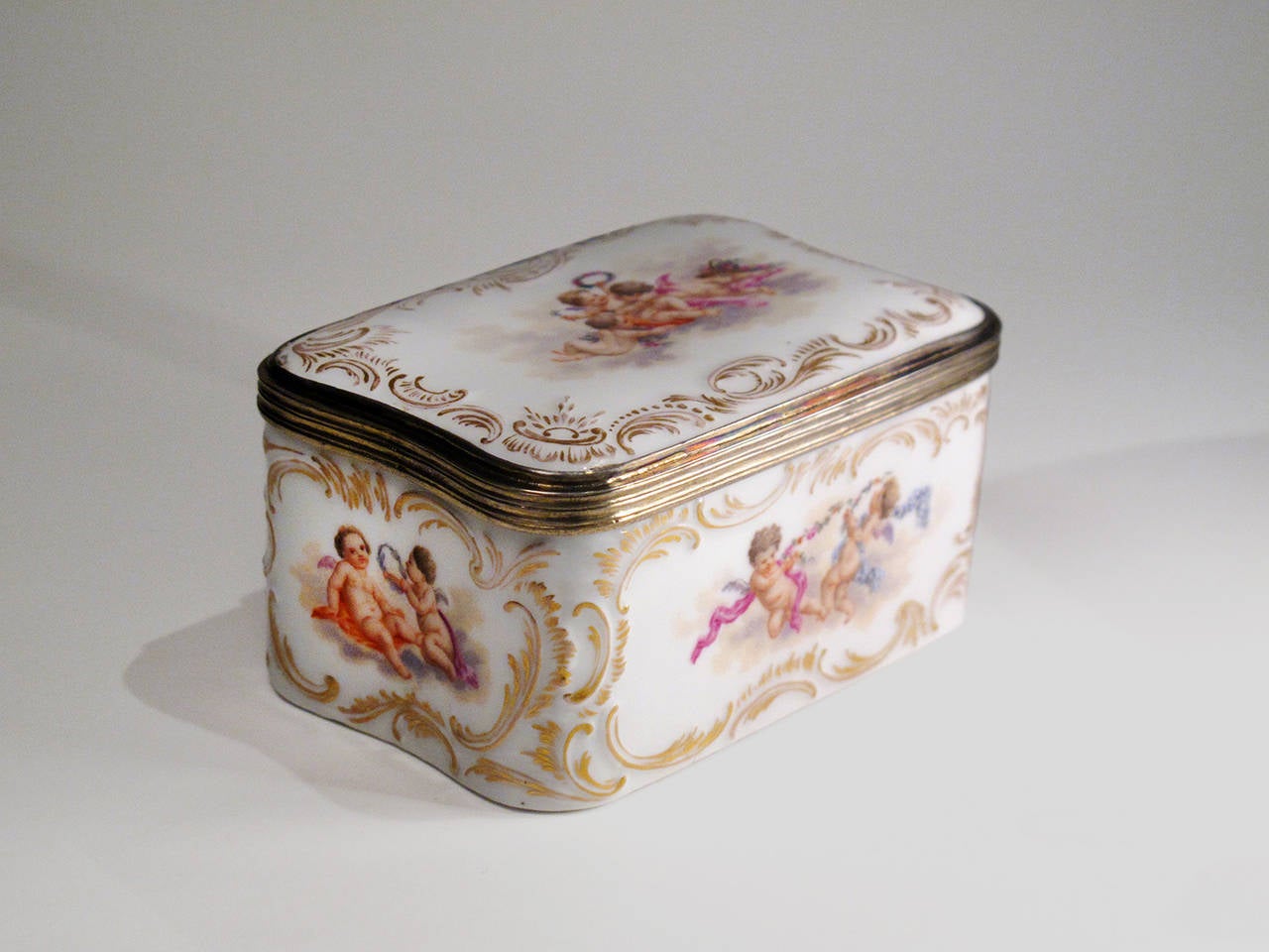 Boucher Porcelain Box, Berlin, circa 1770 For Sale at 1stDibs