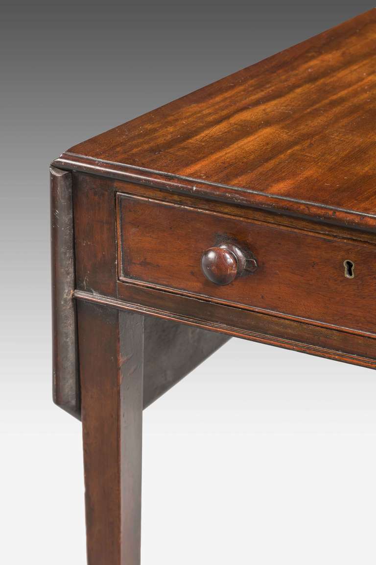 George III Period Pembroke Table For Sale at 1stDibs