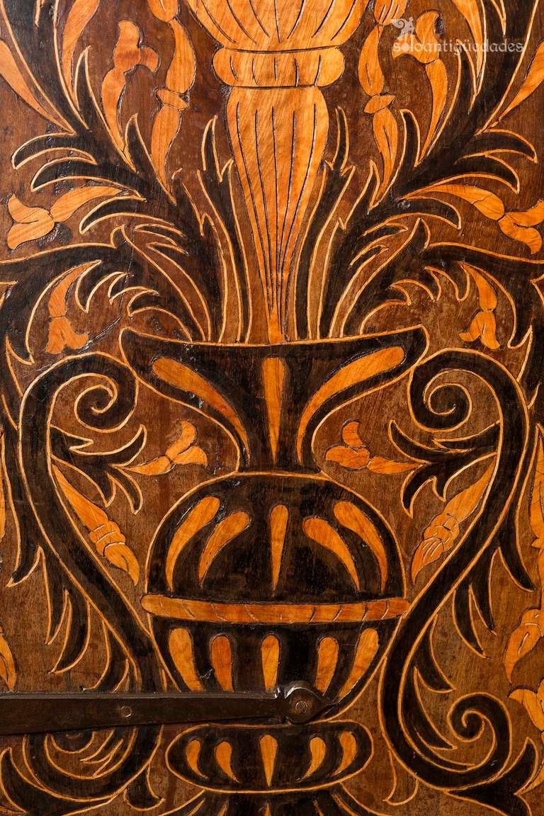 Exsquisite Bargueño Inlaid Walnut For Sale at 1stDibs