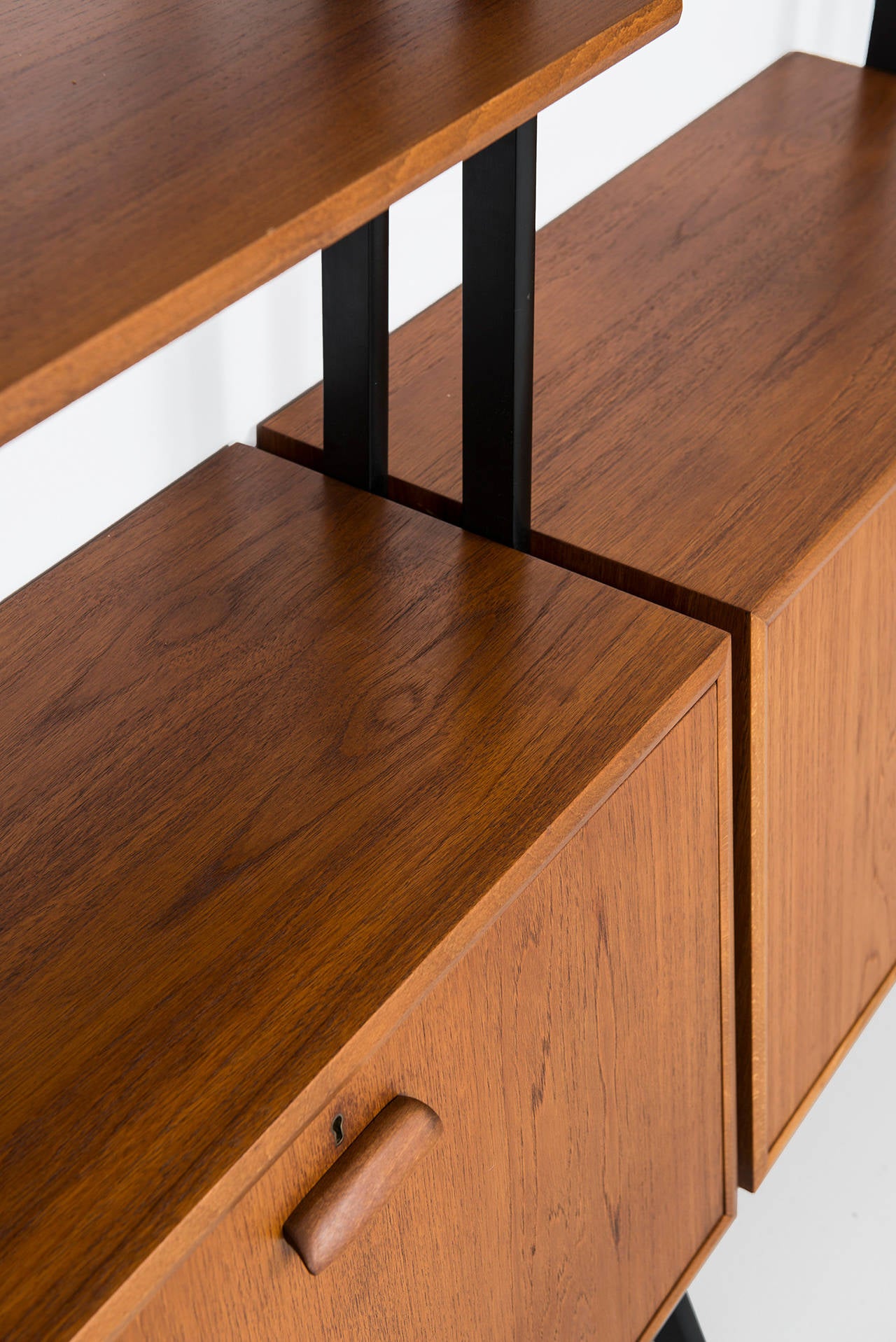 Mid-Century Bookcase in Teak and with Black Details at 1stDibs
