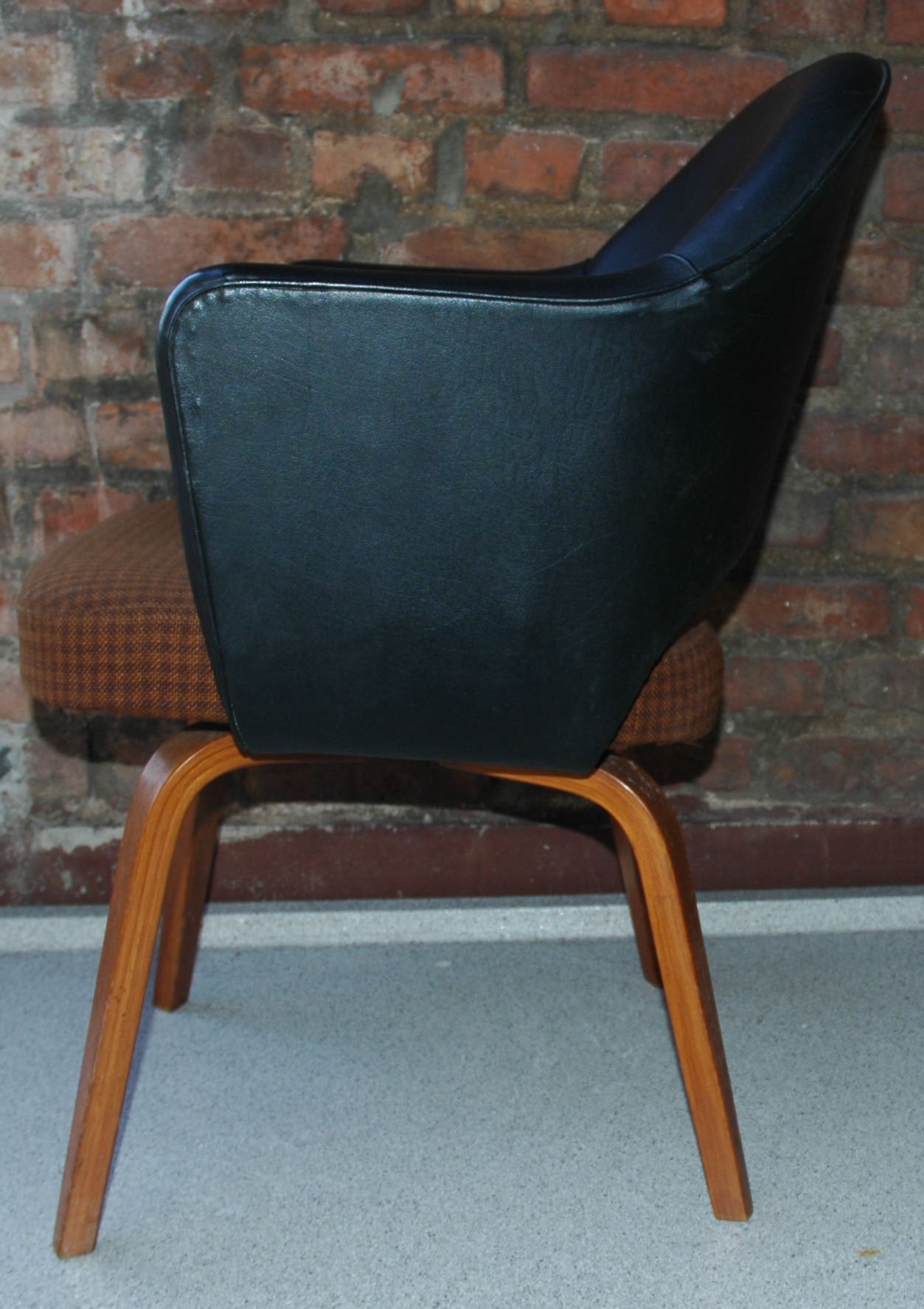 Conference Chair No. 71 by Eero Saarinen for Knoll For Sale at 1stDibs