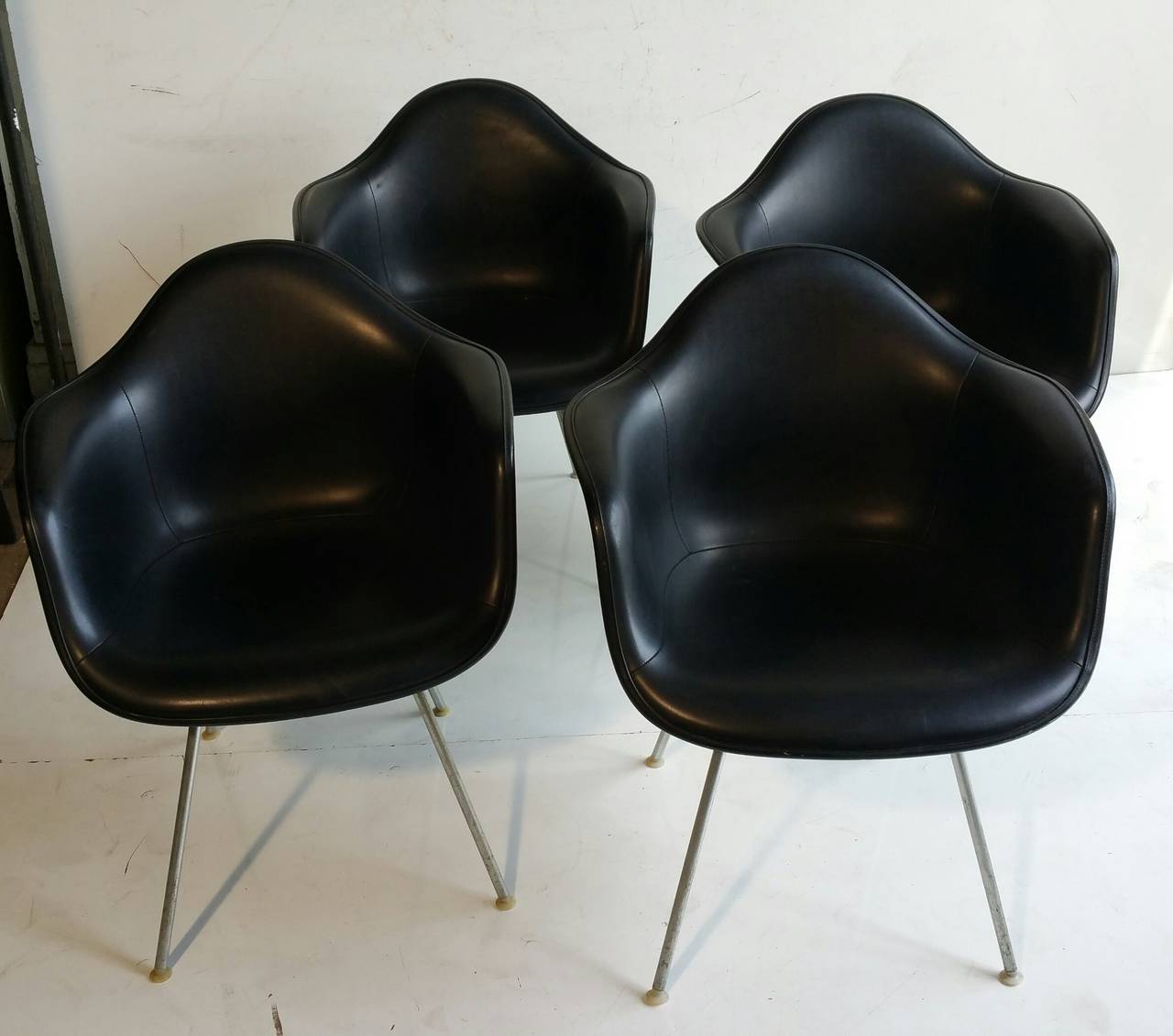 Classic Set of Four Charles and Ray Eames Arm Shell Chairs, Rare Black ...