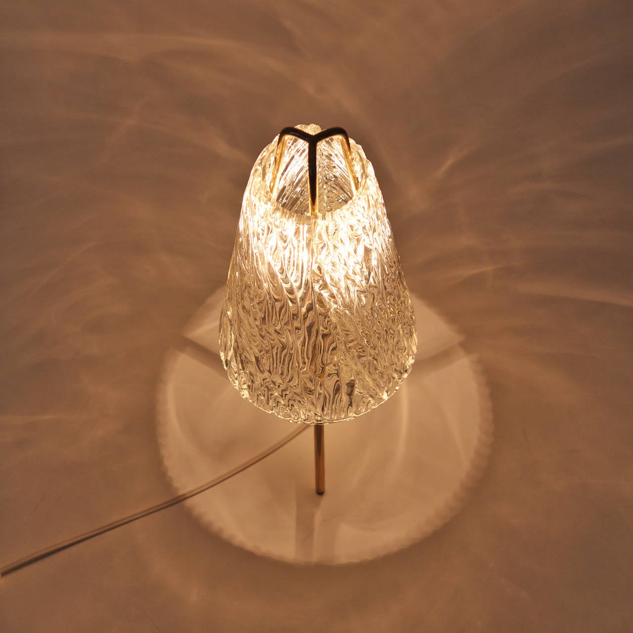 Modernist J.T. Kalmar Textured Glass and Brass Table Lamp at 1stDibs