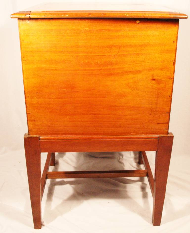 Early 19th Century Hepplewhite Mahogany Cellarette with Federal Eagle ...
