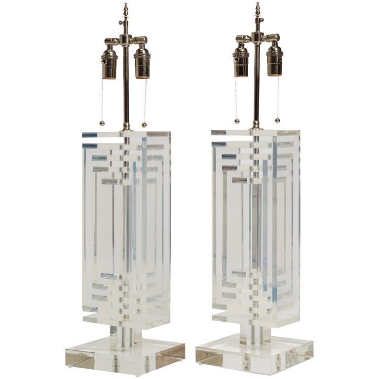 Pair of Midcentury Lucite Lamps For Sale at 1stDibs