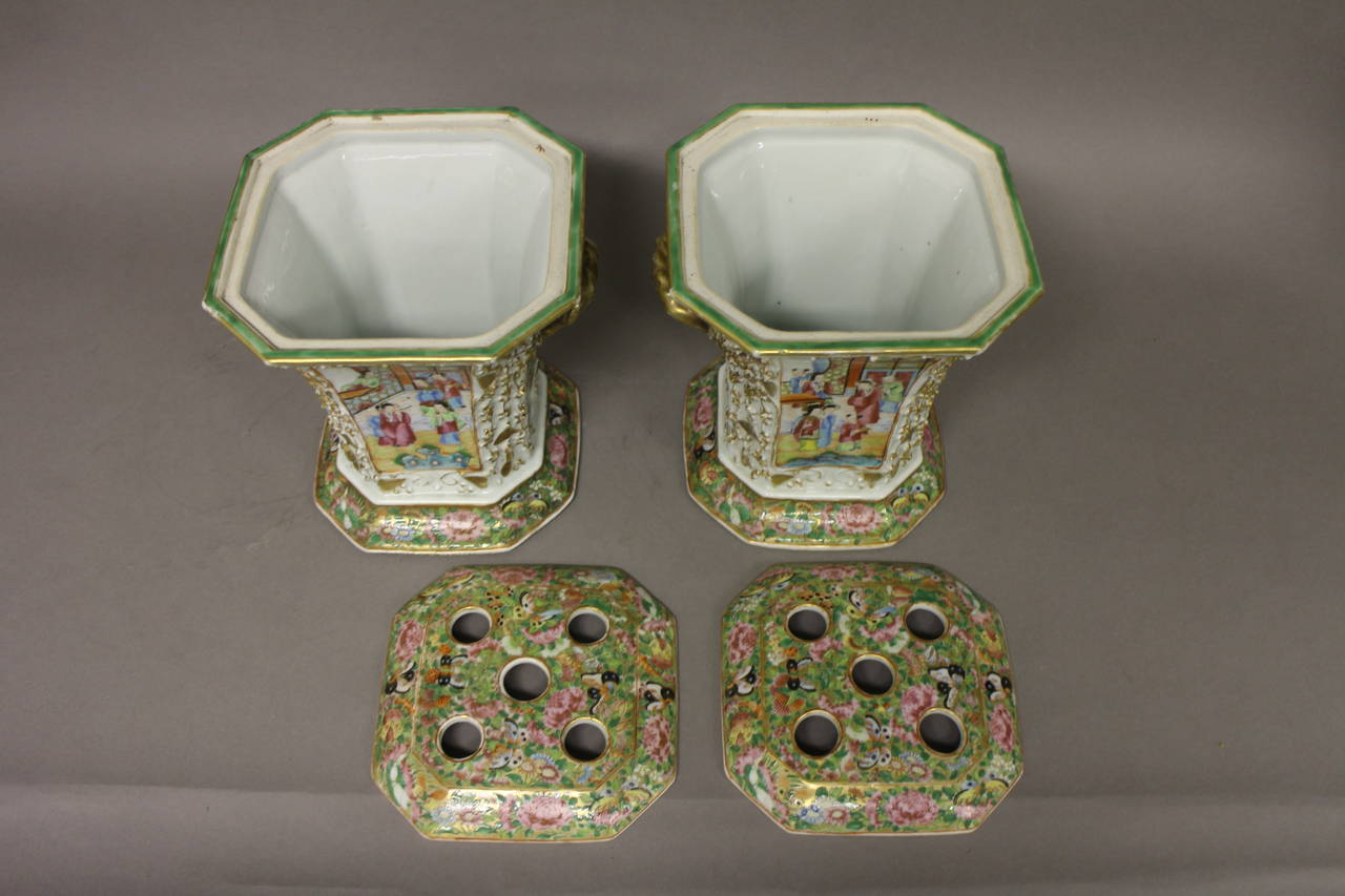 Pair of Cantonese Bough Pots and Covers For Sale at 1stDibs