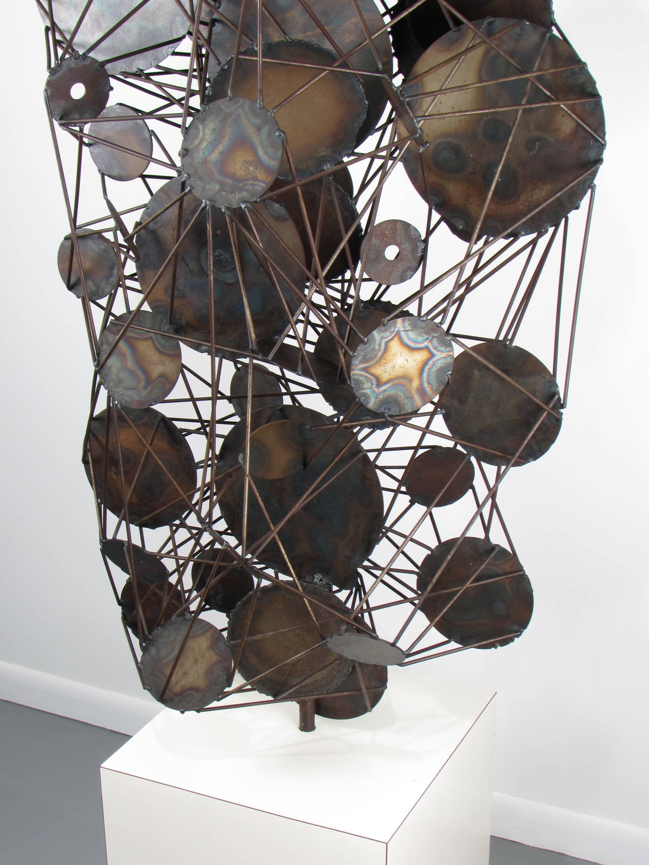 Incredible Room-Sized Floor Sculpture Composed of Steel Rods and Discs ...