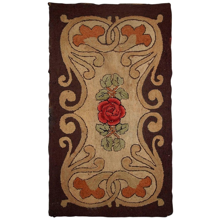 Handmade Antique American Hooked Rug, 1900s, 1C555 For Sale at 1stDibs