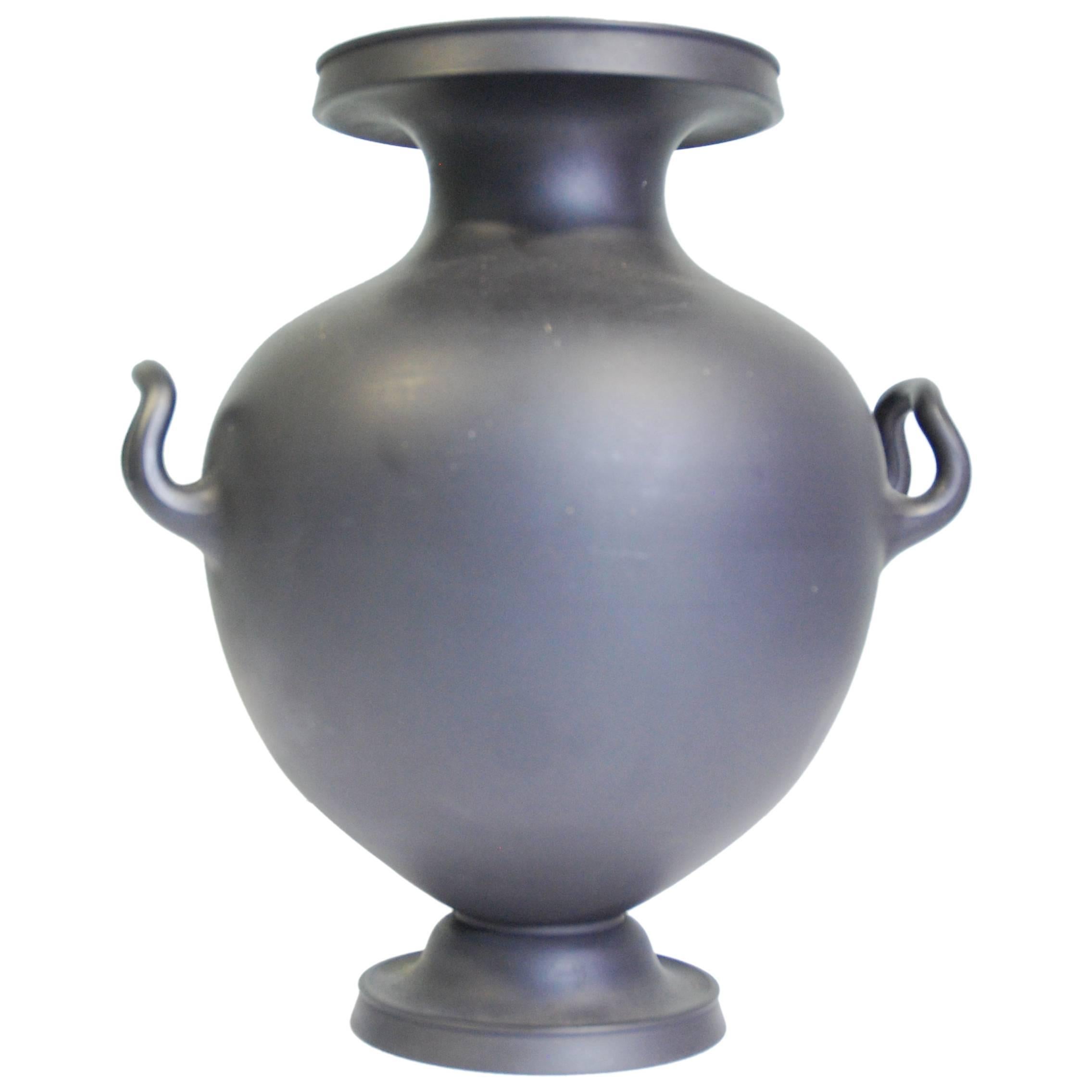 Vase in Black Basalt, Wedgwood, circa 1810 at 1stDibs