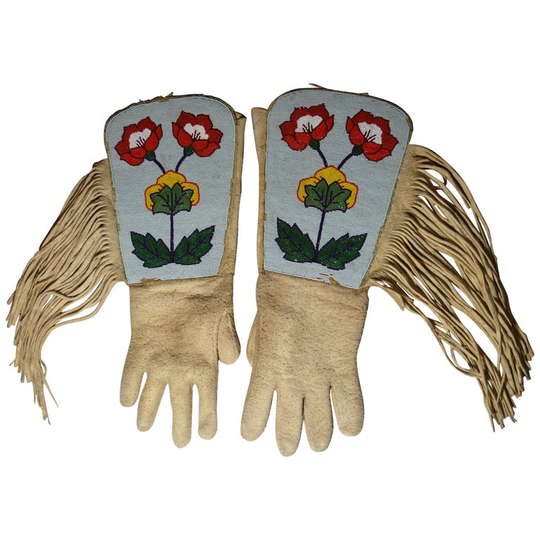 Fine Native American Indian Huron Beaded Moccasins For Sale at 1stdibs
